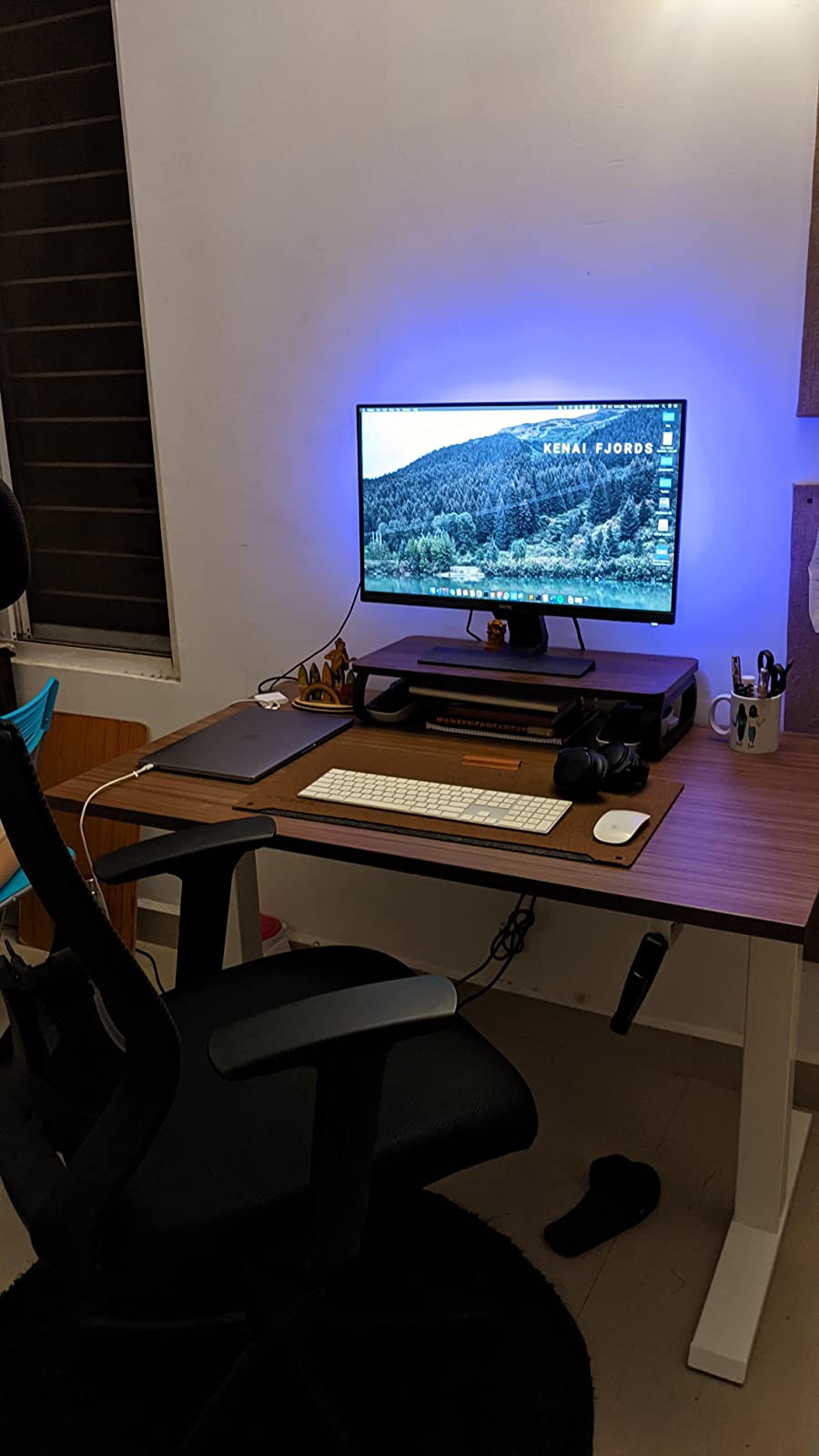 Manual Standing Desk With Top (Black Frame) | Height Adjustable Desk