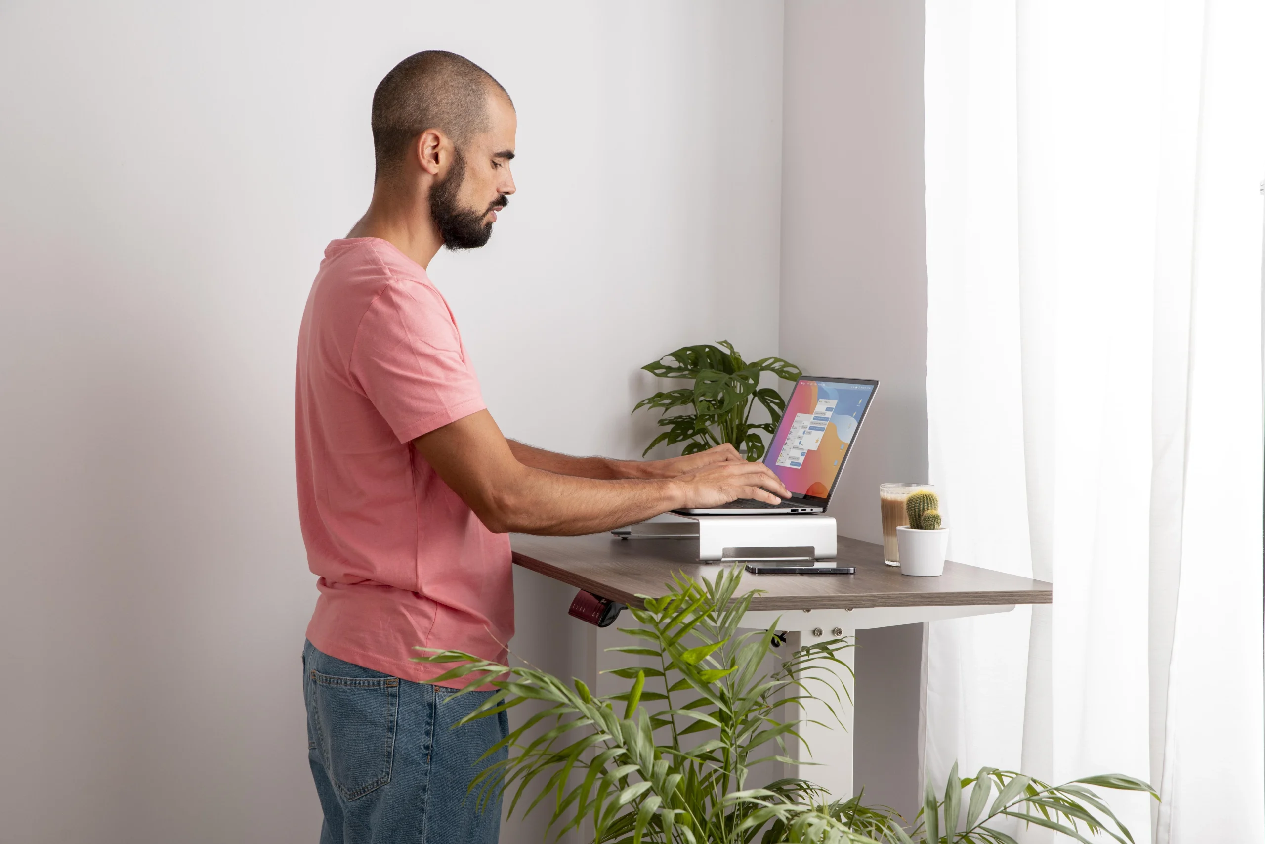 Why Are the Best Standing Desks So Popular for Home Offices Today?